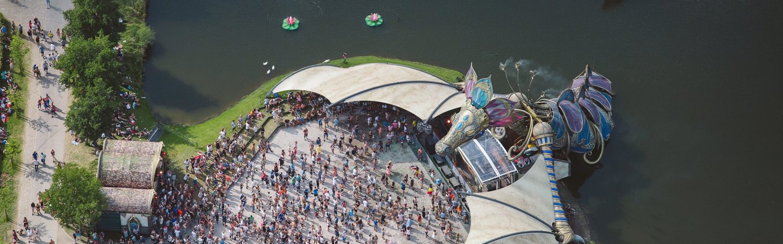 Tomorrowland Official Aftermovie is Out | FestivAll